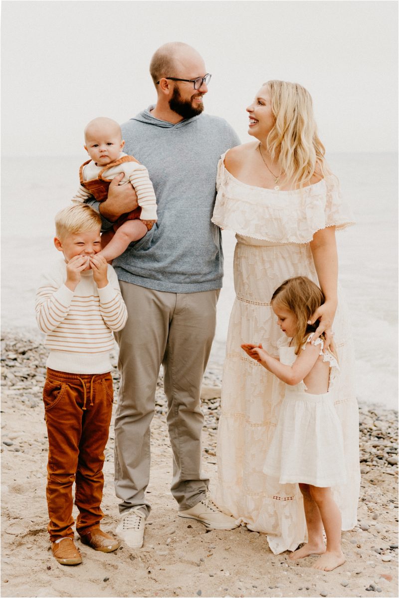 Doctors Park Mequon Family Photo Session - www.studio29blog.com